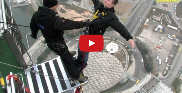 What Happens When A Man Tries The Worlds Highest Backwards Bungee Jump ...